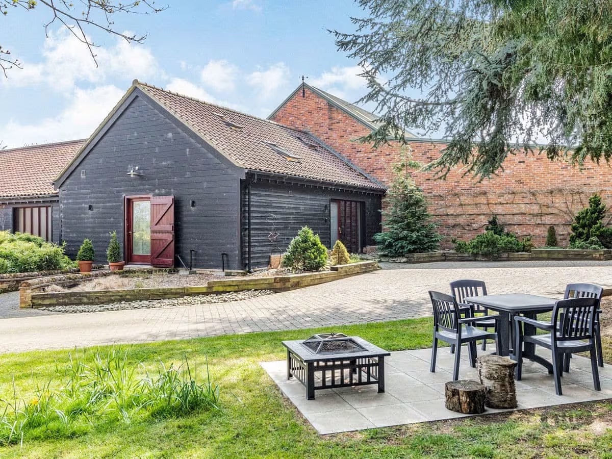 Cedar Barn - Wash Farm Holidays